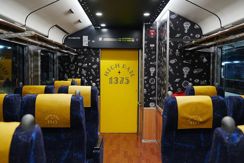 『HIGH RAIL 1375』で巡る小海線沿線、“思い立ったが吉日”酒蔵・味噌蔵・星空ロマン旅。『星空列車』編。 | Go! NAGANO 長野県公式観光サイト