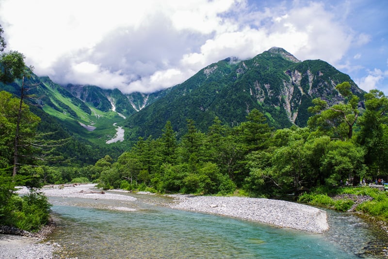 Traveling Around the Japanese Alps by Bus | Go! NAGANO Official Travel ...